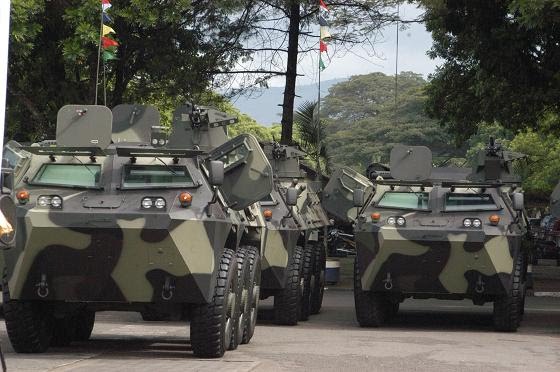 TUGU IRENG: PANSER APC ANOA 6X6 PT PINDAD