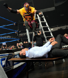 WWE MEXICO: Alberto del Rio VS Rey Mysterio