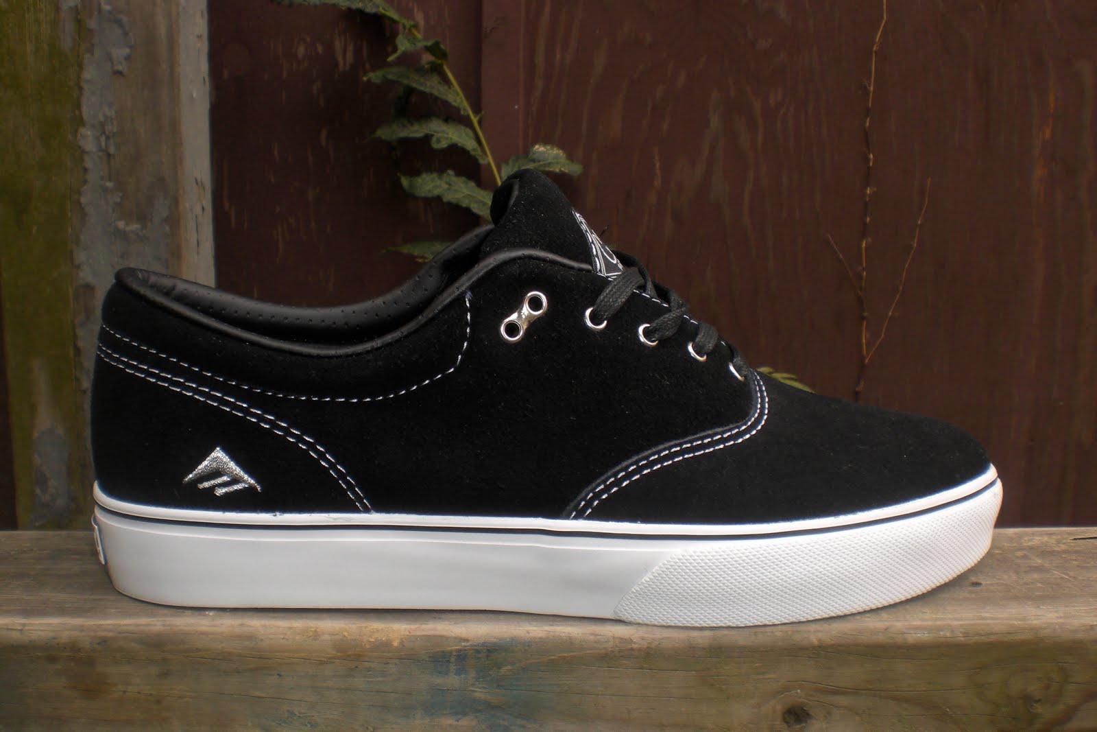 FLAT SPOT SKATE SHOP: EMERICA STAY GOLD DVD AND NEW ROMERO 2 AND ...