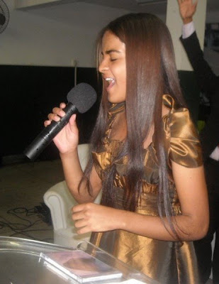 Cantora Amanda Rodriguês: AMANDA RODRIGUES PARTICIPA DE GRAVAÇÃO DE DVD