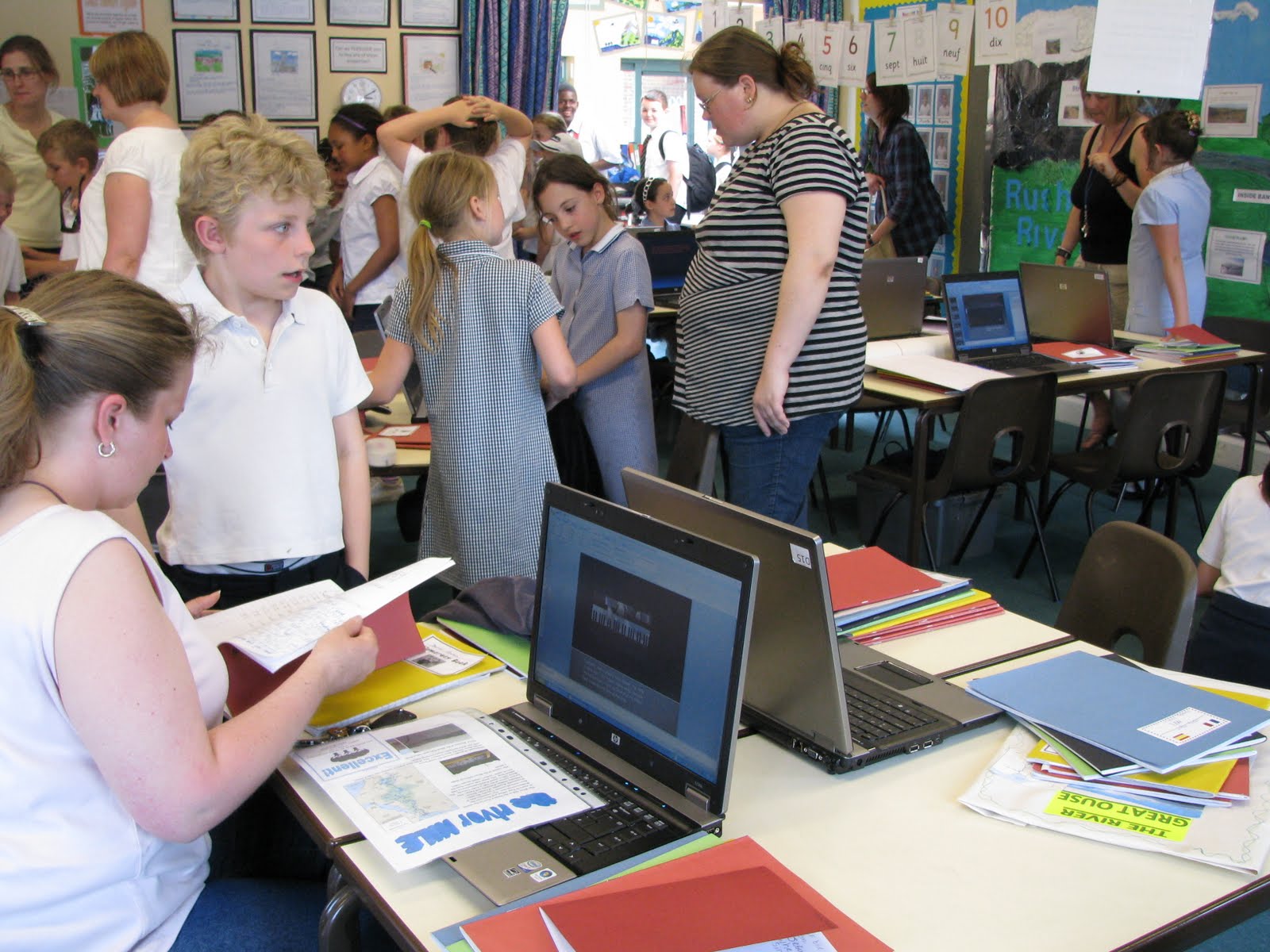 Ladygrove Park Primary School: Year 5 Open Classrooms