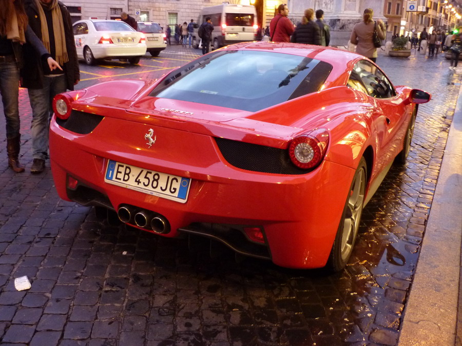Long's Photo Gallery: Ferrari 458 Italia in Italy