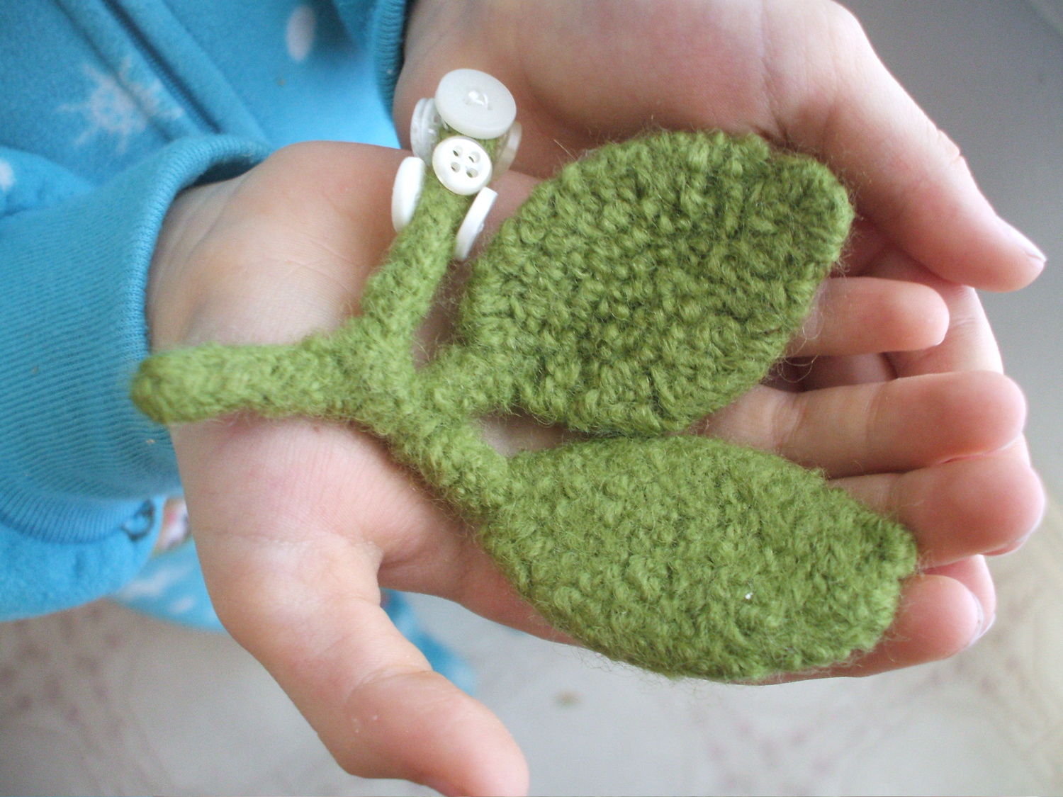 Caffeine, kids, and knitting...in that order.: Oh, Mistletoe