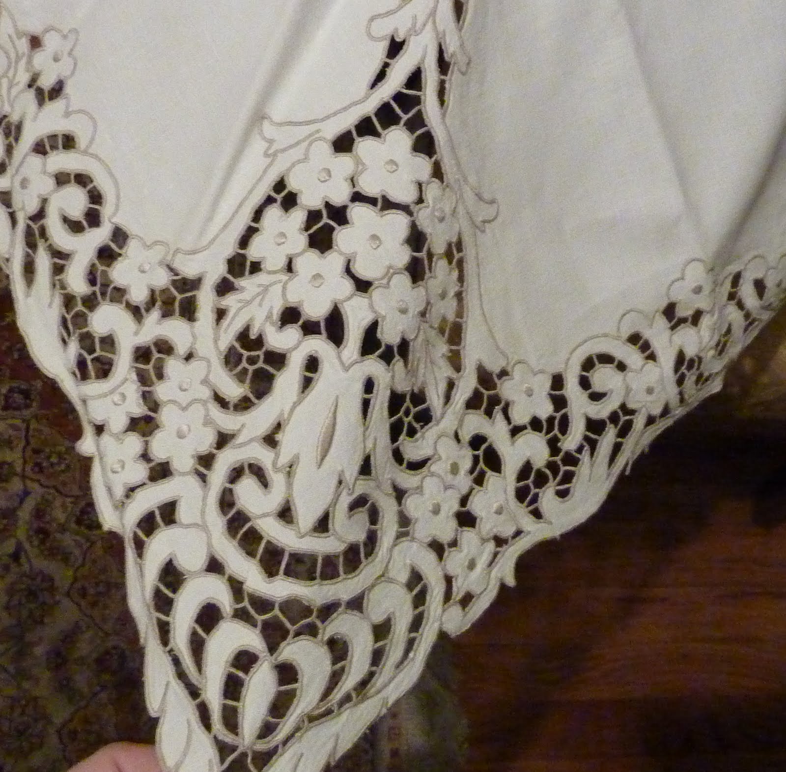 Madeira Linen Collector: Pretty Vintage Designs