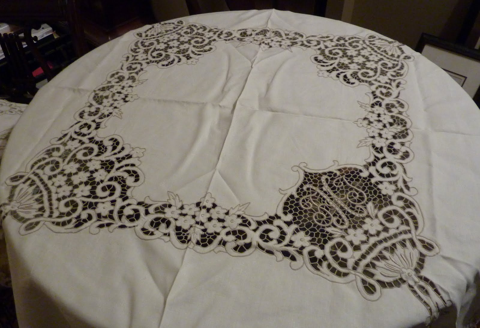 Madeira Linen Collector: Pretty Vintage Designs