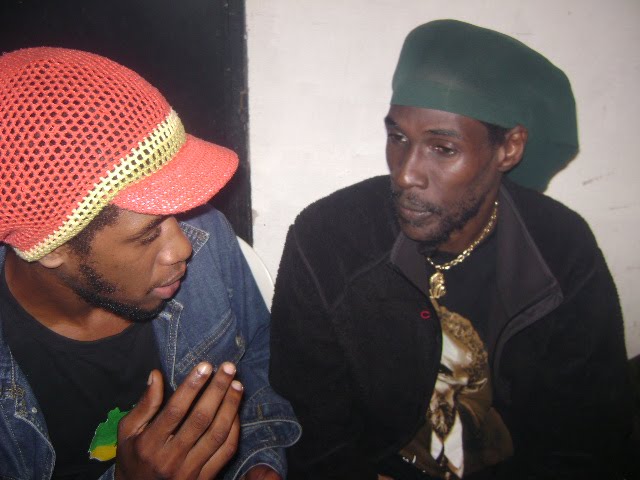 RAS TONTON FYA BURNING: Entrevista com Vaughn Benjamin, vocal do Midnite