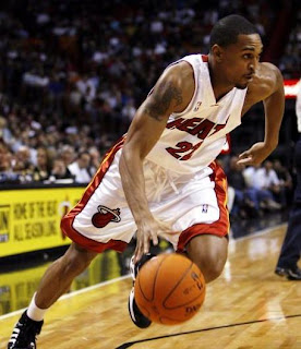 The Hoop: Tau announced Robert Hite