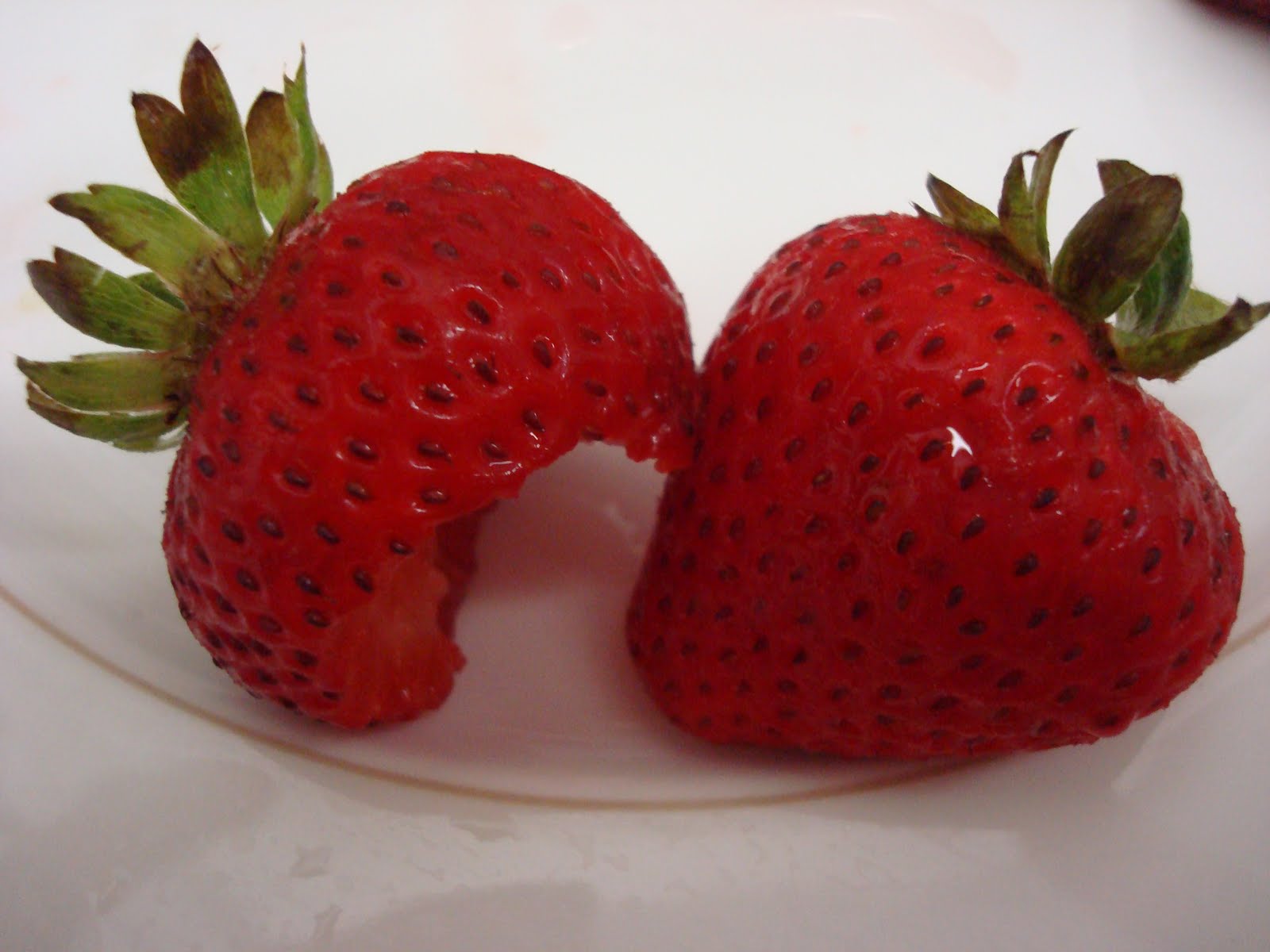 Healthy Kitchen Flavors: Weekly Spotlight: Strawberries