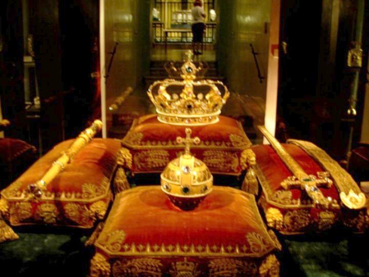 Photos Of Biblical Explanations Pt. 1: God's Chosen People Are Royalty!