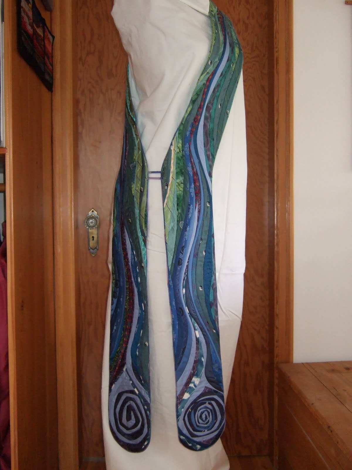 Janet knits & stitches a creative life: The Deacon stole is finished!