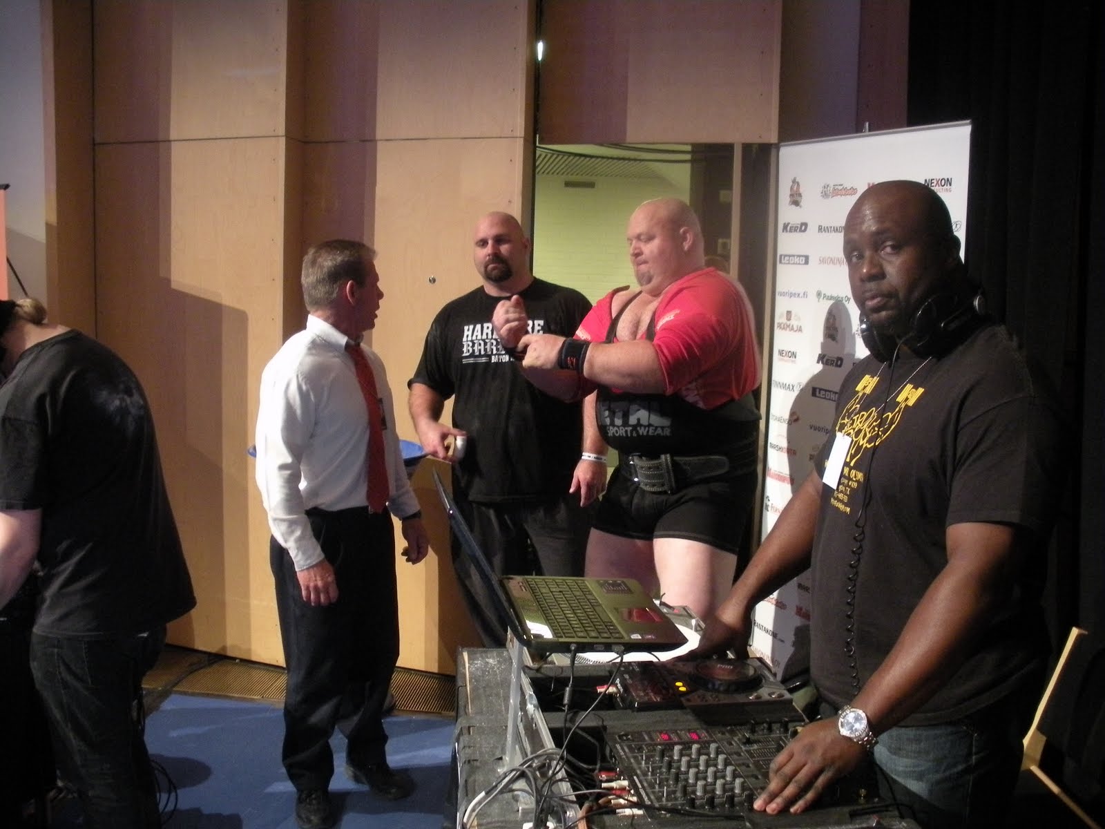 IRNMIKE- INTERNATIONAL POWERLIFTER: Gary Frank back on the platform...