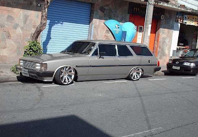 Planeta Automotivo: Caravan socada com rodas esportivas