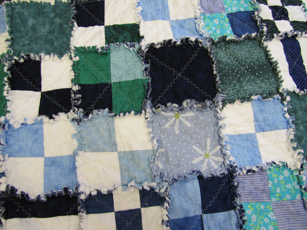 Marty's Fiber Musings: A blue and green rag quilt!