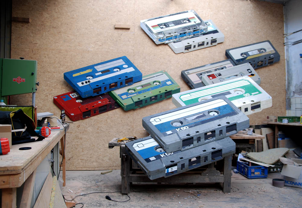 one off magazine: one sculptor > ron van der ende