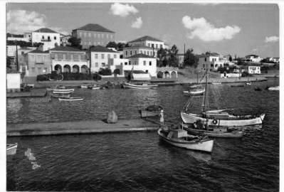 istorikesphotografies ΙΣΤΟΡΙΚΕΣ ΦΩΤΟΓΡΑΦΙΕΣ: ΤΟ ΠΑΛΑΙΟ ΛΙΜΑΝΙ ΤΩΝ ΣΠΕΤΣΩΝ