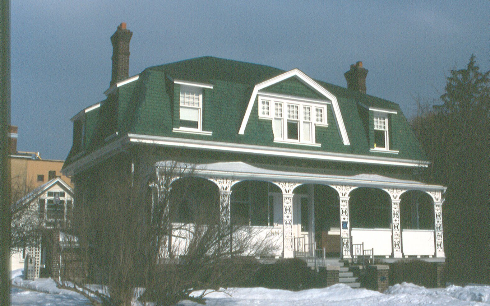 A Field Guide to Building Watching: 6. Dutch Colonial Revival