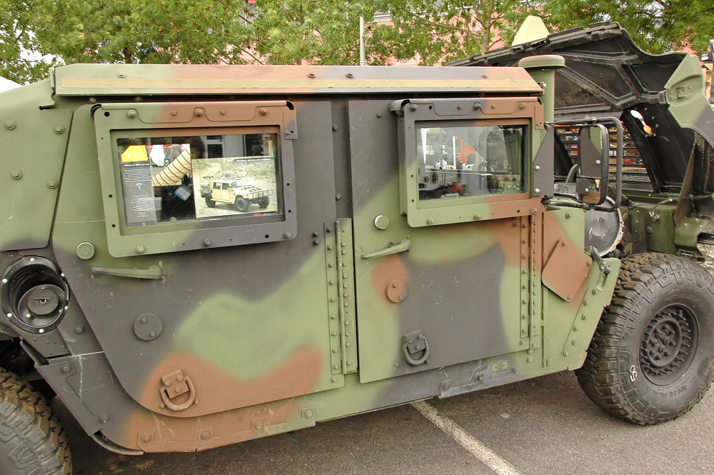 La Ca Nha de Dien Cai Dau: MRAP et HMMWV