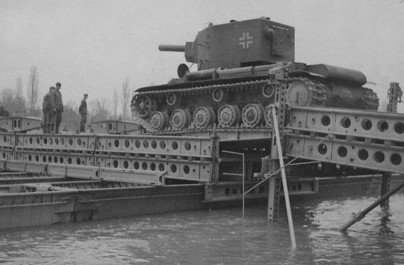 World War 2: KV-2 pictures revisited