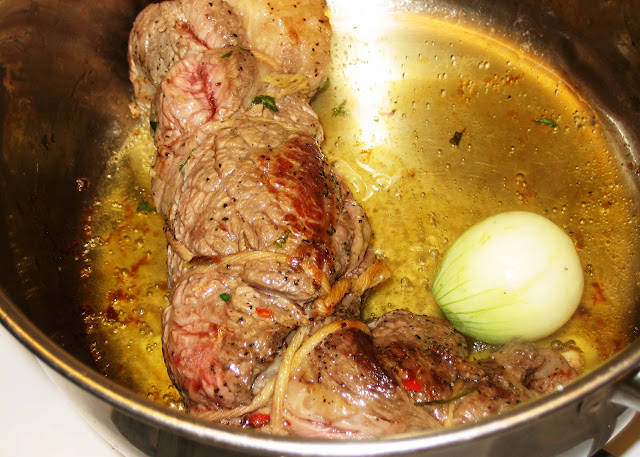 LA CASA E IL GIARDINO: The Making of a Great Beef Braciole - Braciola ...