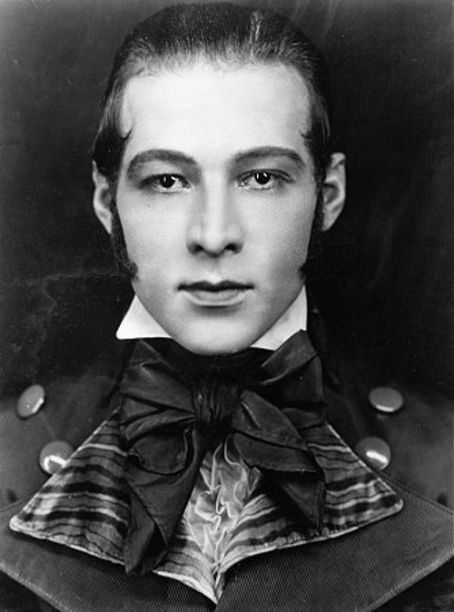 VINTAGE BLOG: Rudolph Valentino