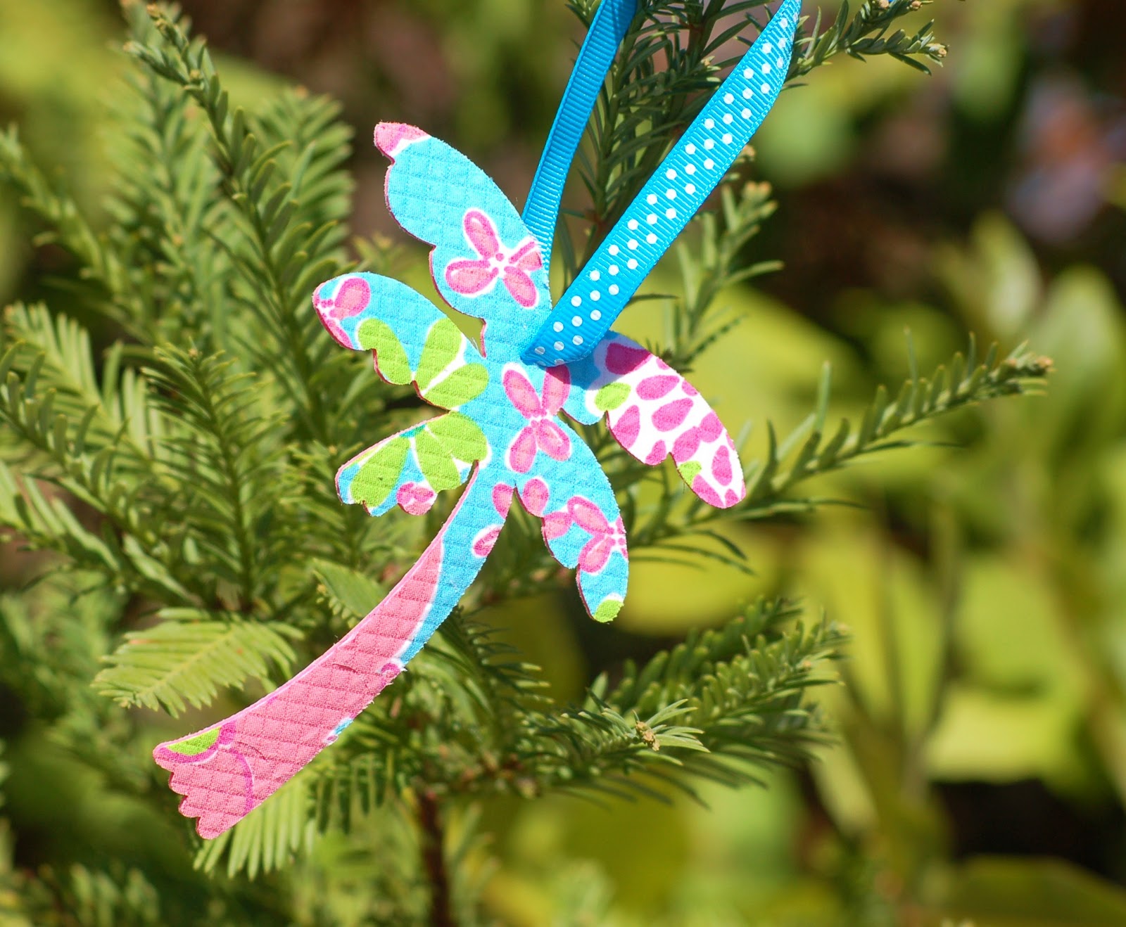 Southern Living: Preppy Style: All I Want for Christmas is a Lilly Tree!