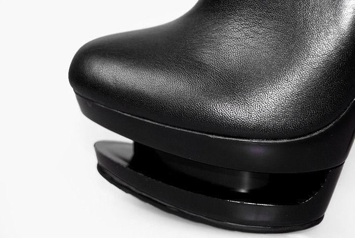 Style Definition: Pantofi YSL - PRET 560 RON