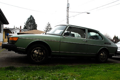OLD PARKED CARS.: 1980 Saab 900 EMS Combi Coupe.