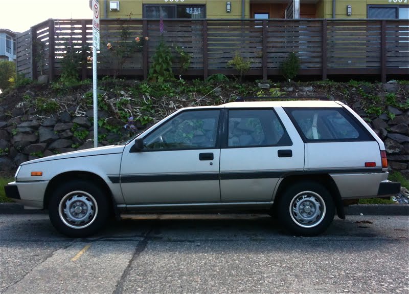 OLD PARKED CARS.: 1989 Imported for Dodge Colt DL 4WD Wagon.