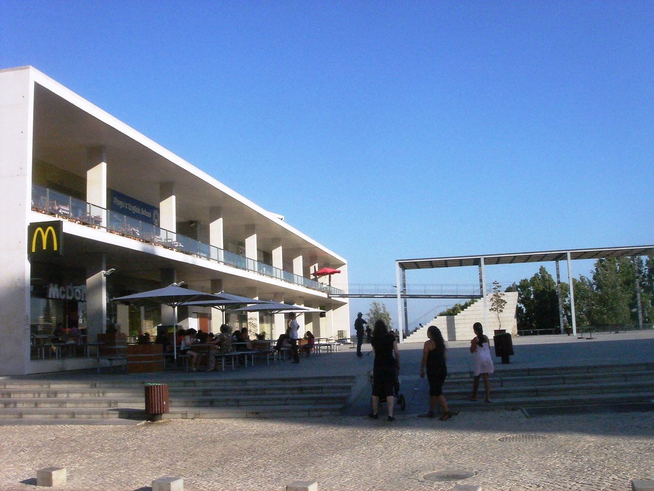 ∞ INFINITO’S ∞: Mais um "negócio" da Câmara Municipal de Almada