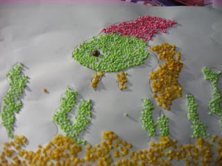 child drawings and crafts: Fish Art Using Beans