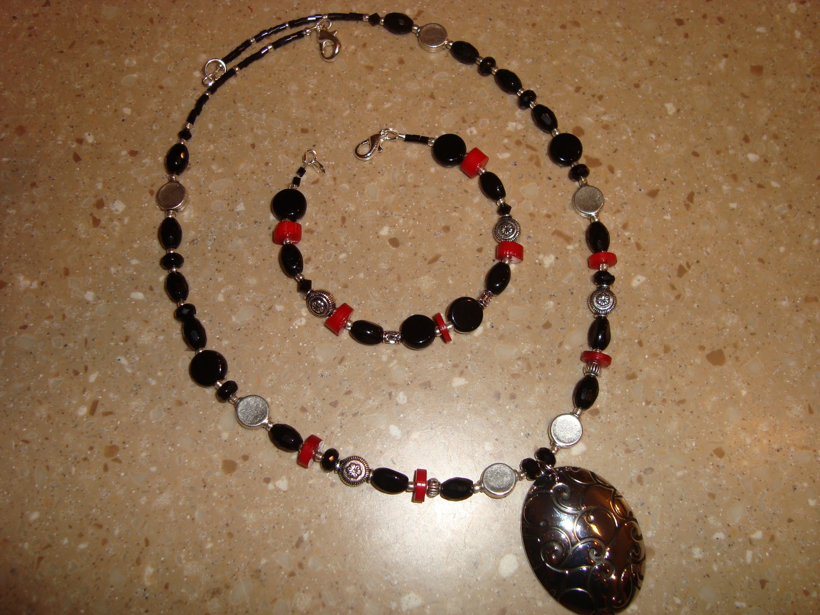 Anngela's Pretty Little Things: Dimensional Magic {Easy Bracelet Tutorial}