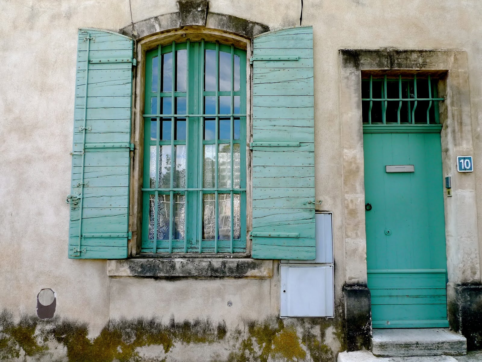 My Ugly Mug: Turqouise Window & Shutters