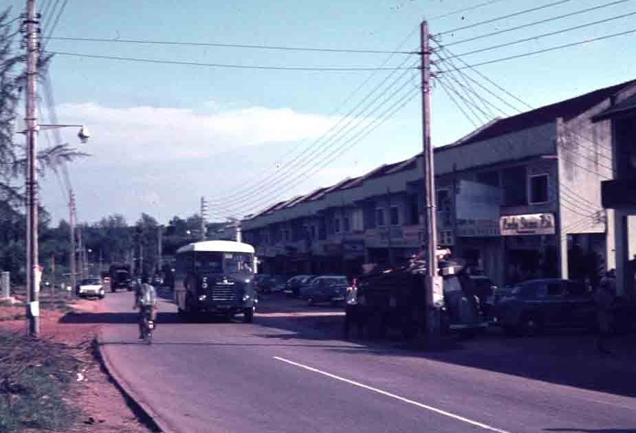Singapore Trails: Walking Along Jalan Kayu