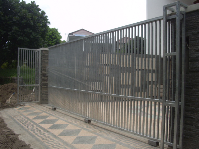 Las Listrik: pagar minimalis galvanis