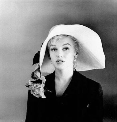 Holy Ground: BLONDA MARILYN:MOARTEA LUI JOHNNY HYDE