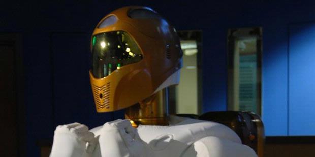 Robot astronot dikirim ke luar angkasa | siang malam online