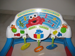 Where Being Thrifty Is Also A Beauty: ELMO PEEK A BOO GYM