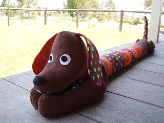 Jody's Crafty Creations: Drafty - the Door Sausage Dog