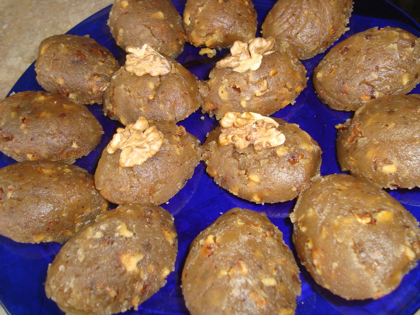 РЕЦЕПТИ ОТ ТУРСКАТА КУХНЯ И ОЩЕ НЕЩО ОТ МЕН: Халва с брашно/un helvasi/