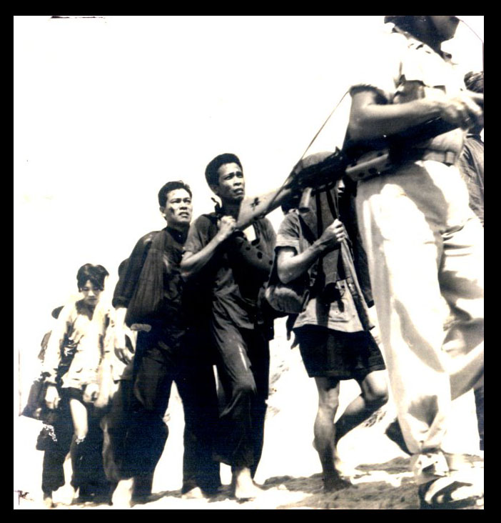 PELIKULA, ATBP.: KRUS NA KAWAYAN (1956)