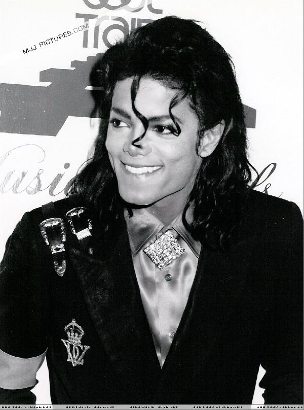 Lightness of Look : Michael Jackson's style