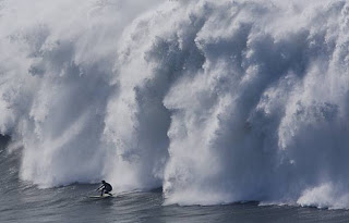 MY THOUGHTS: what does a 40 foot wave look like?