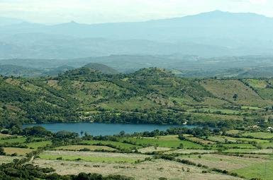 César Avilés-Portafolio: Laguna de Apastepeque/San Vicente/El Salvador