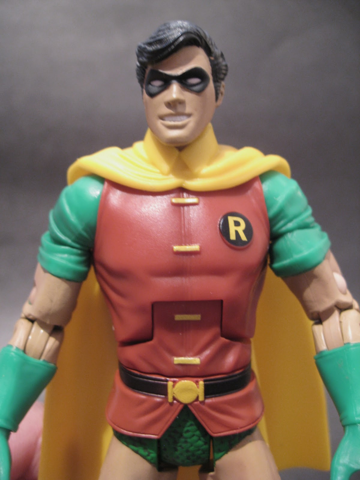 Action Toy Review: DC Universe Classics - Robin (Dick Grayson)