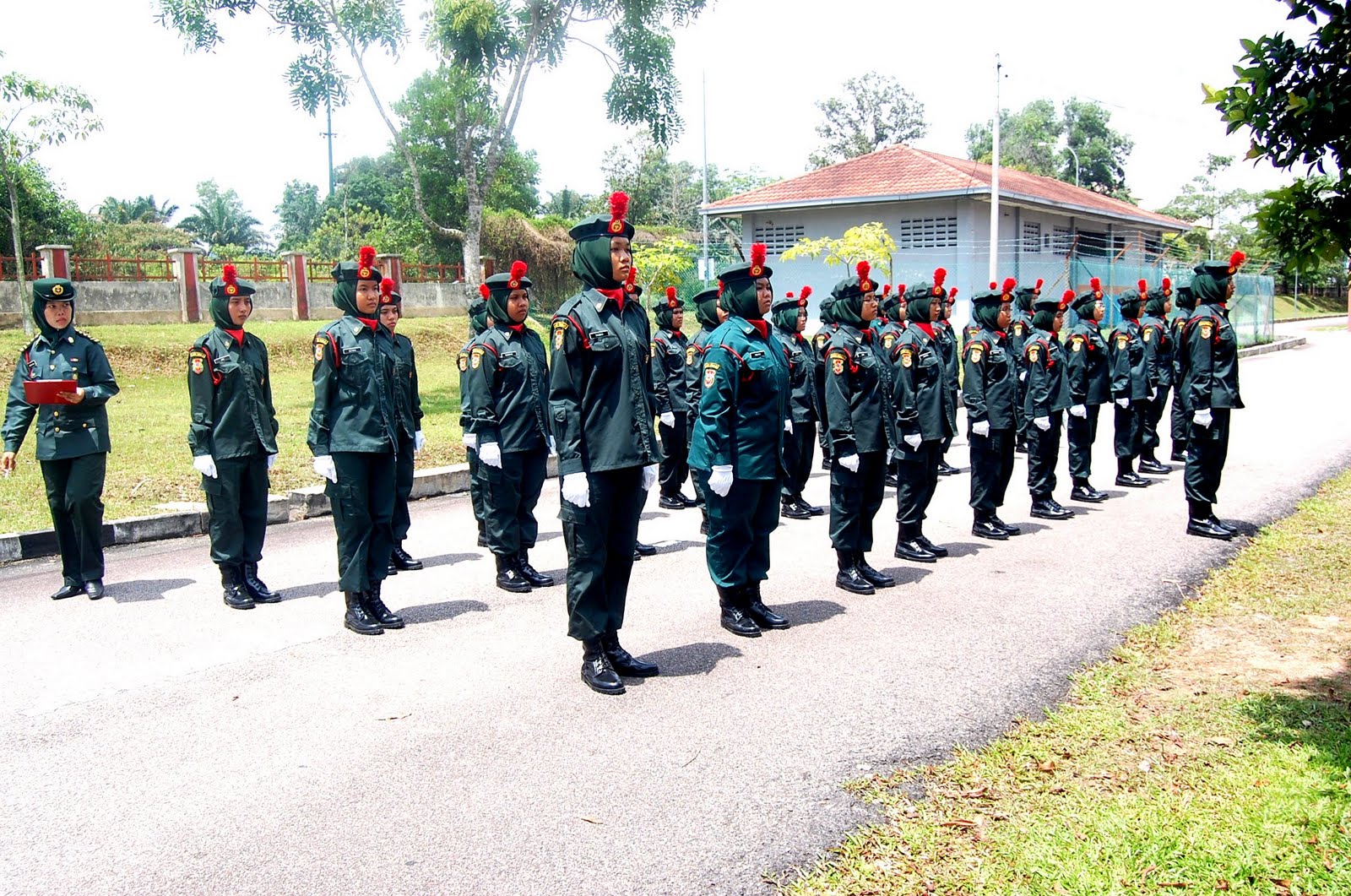 KADET REMAJA SEKOLAH