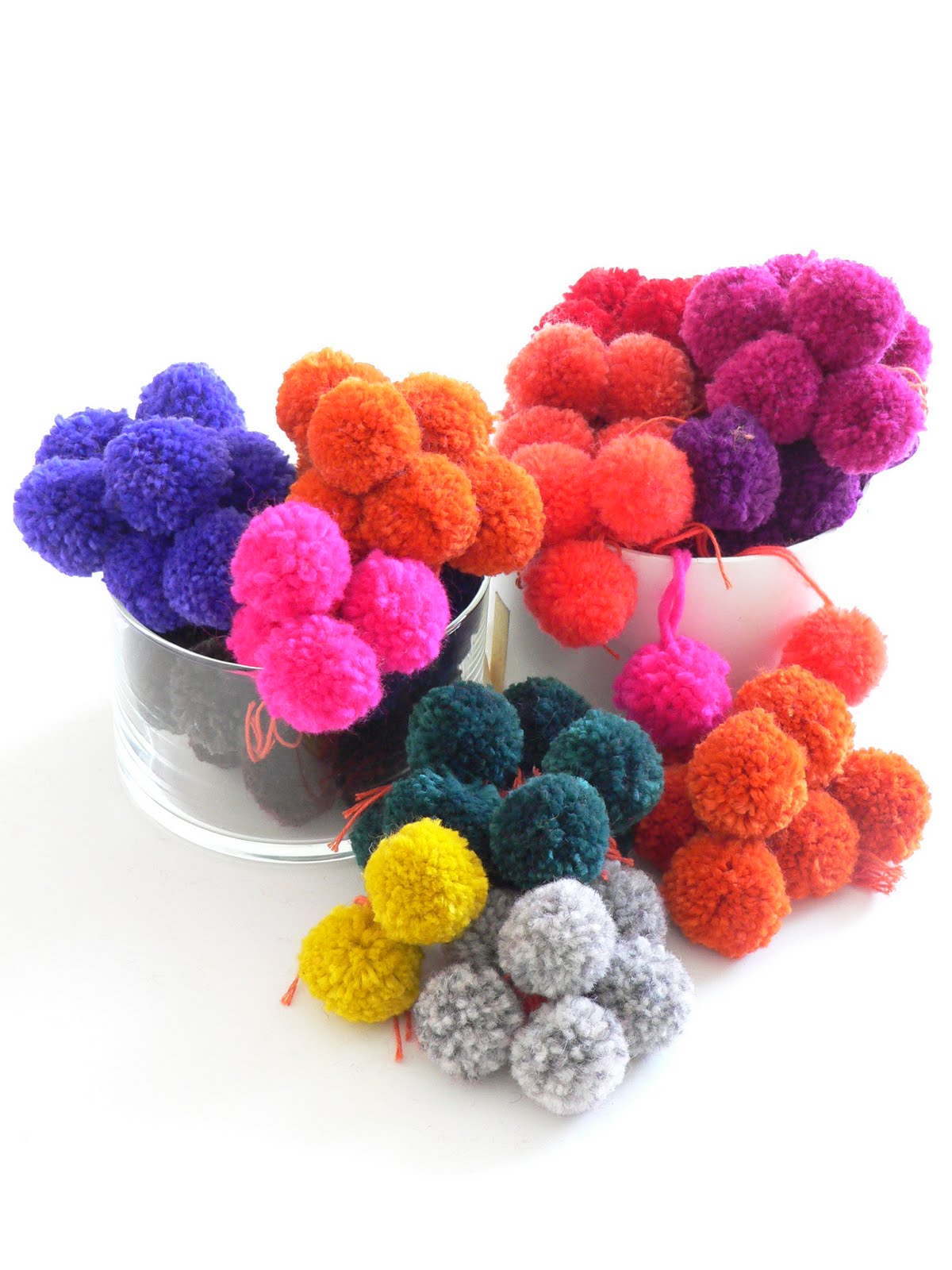 Hecho En Telar Mini Pompones