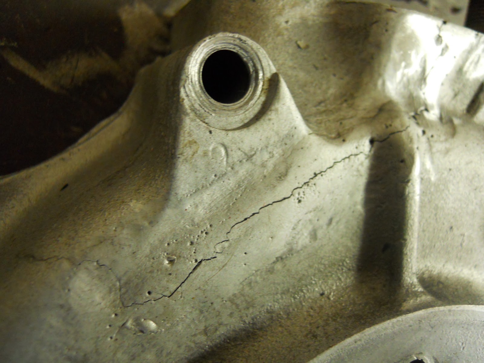 GARAGE COMPANY: Fixing Cracked Cases