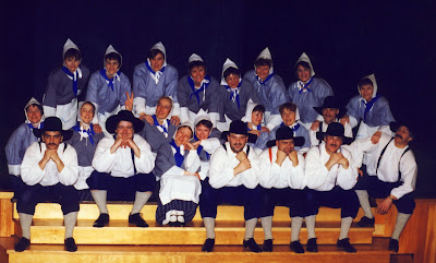 ARTS POPULAIRES ET FOLKLORE: Ensemble Folklorique Les Feux Chalins ...