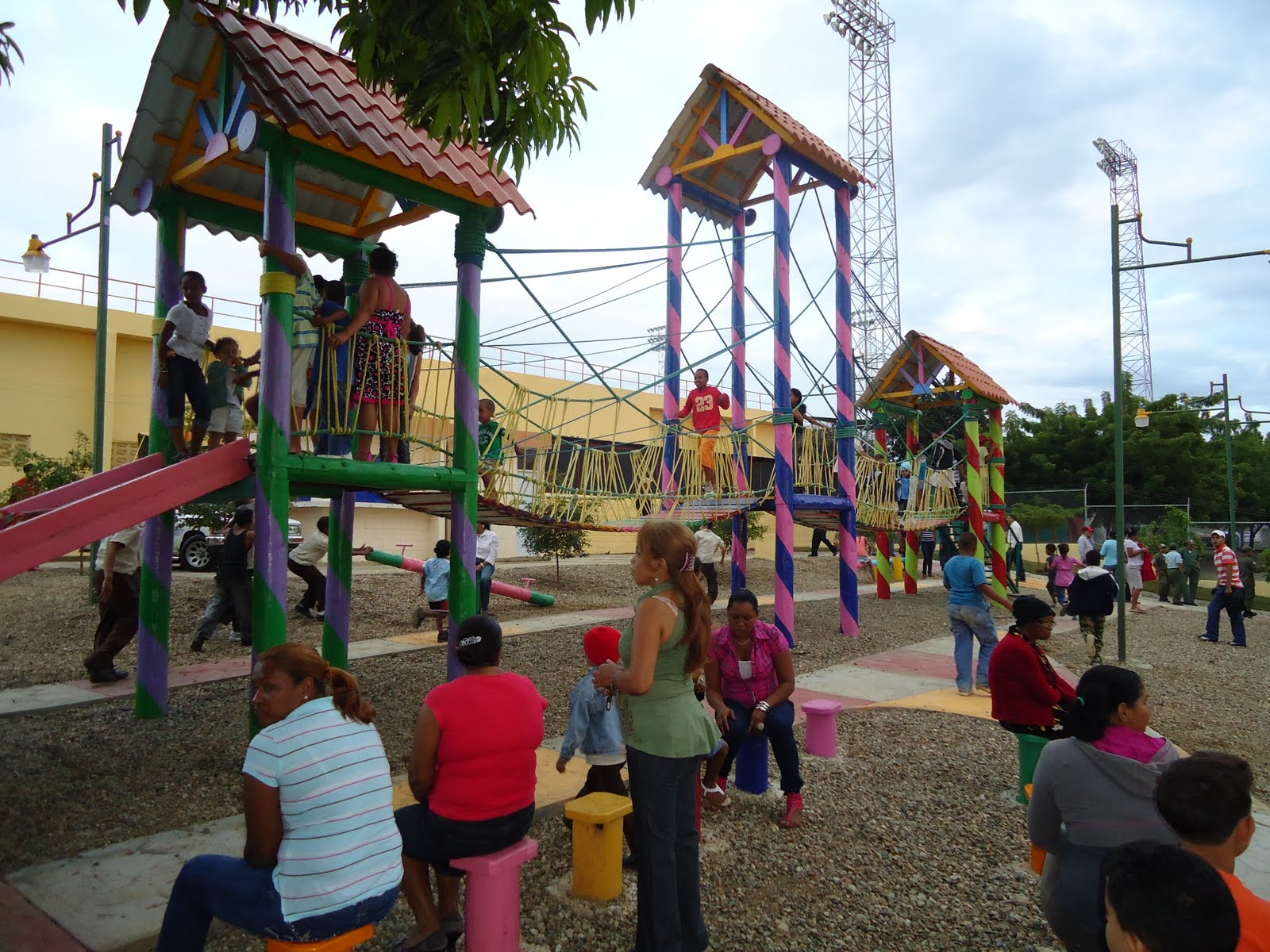 D' MOCA PARA EL MUNDO: Ayuntamiento de Moca inaugura parques en ...