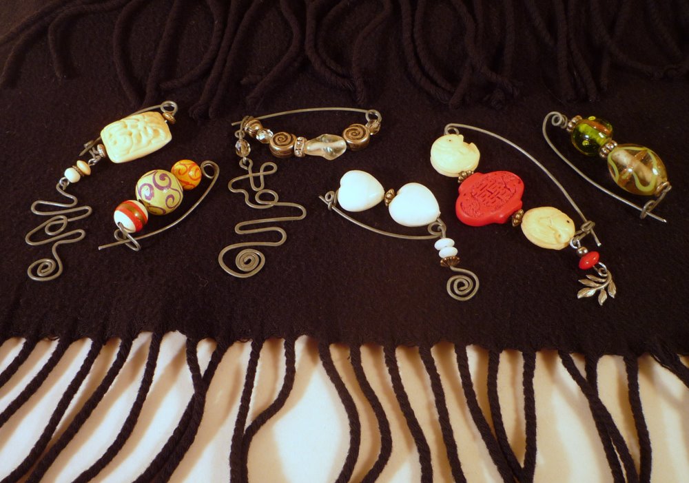 Mich L. in L.A.: Toga party!!! An easy fibula pin tutorial.